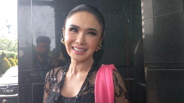 Sempat Terhalang Pandemi Covid-19, Yuni Shara Senang Banget bisa Ibadah ... Sempat Terhalang Pandemi Covid-19, Yuni Shara Senang Banget bisa Ibadah ...